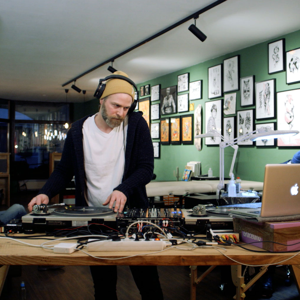 Kimber - Some Electronica Tunes | BasFilez.com | DJ Mixes